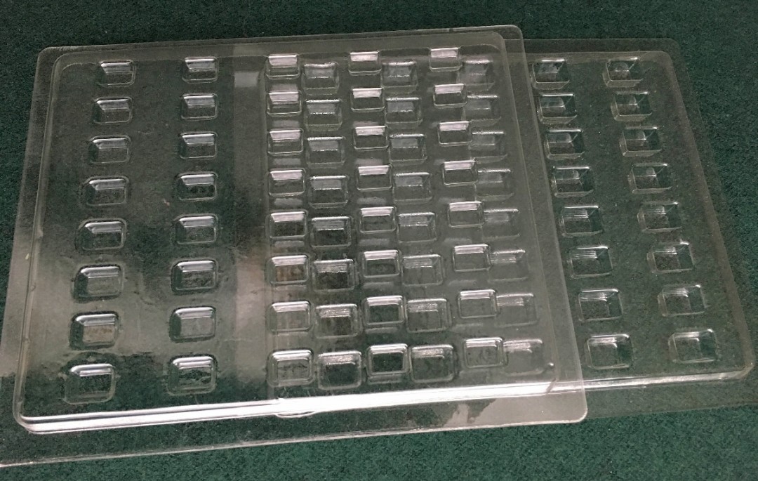 PETG Optics Tray Clamshell - Engineered Components & Packaging LLC